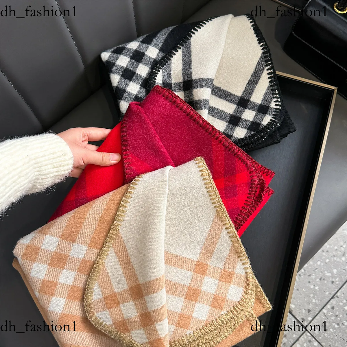2025 Designer Bureberry Plaid Woolen Scarf For Winter Thick, Warm ...
