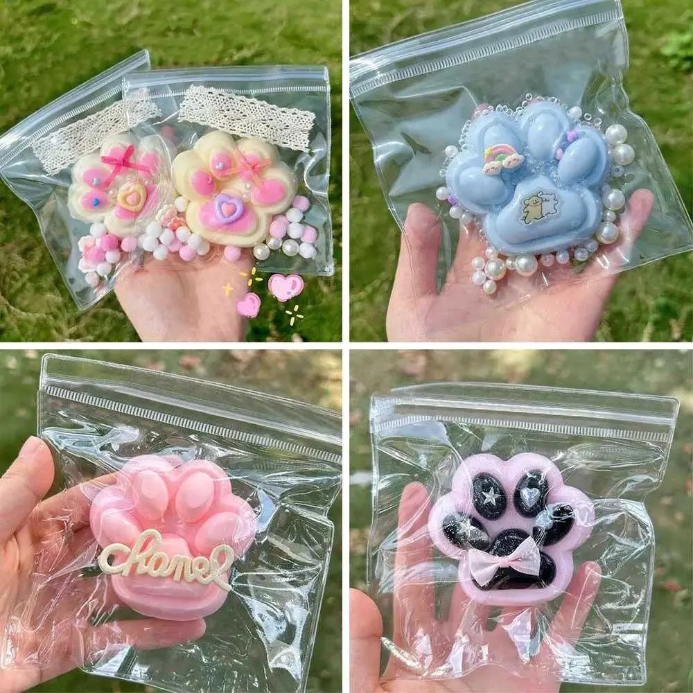 Cute Squeeze Toy Cat Paw Stress Relief Soft Pinching Decompressing Toy ...