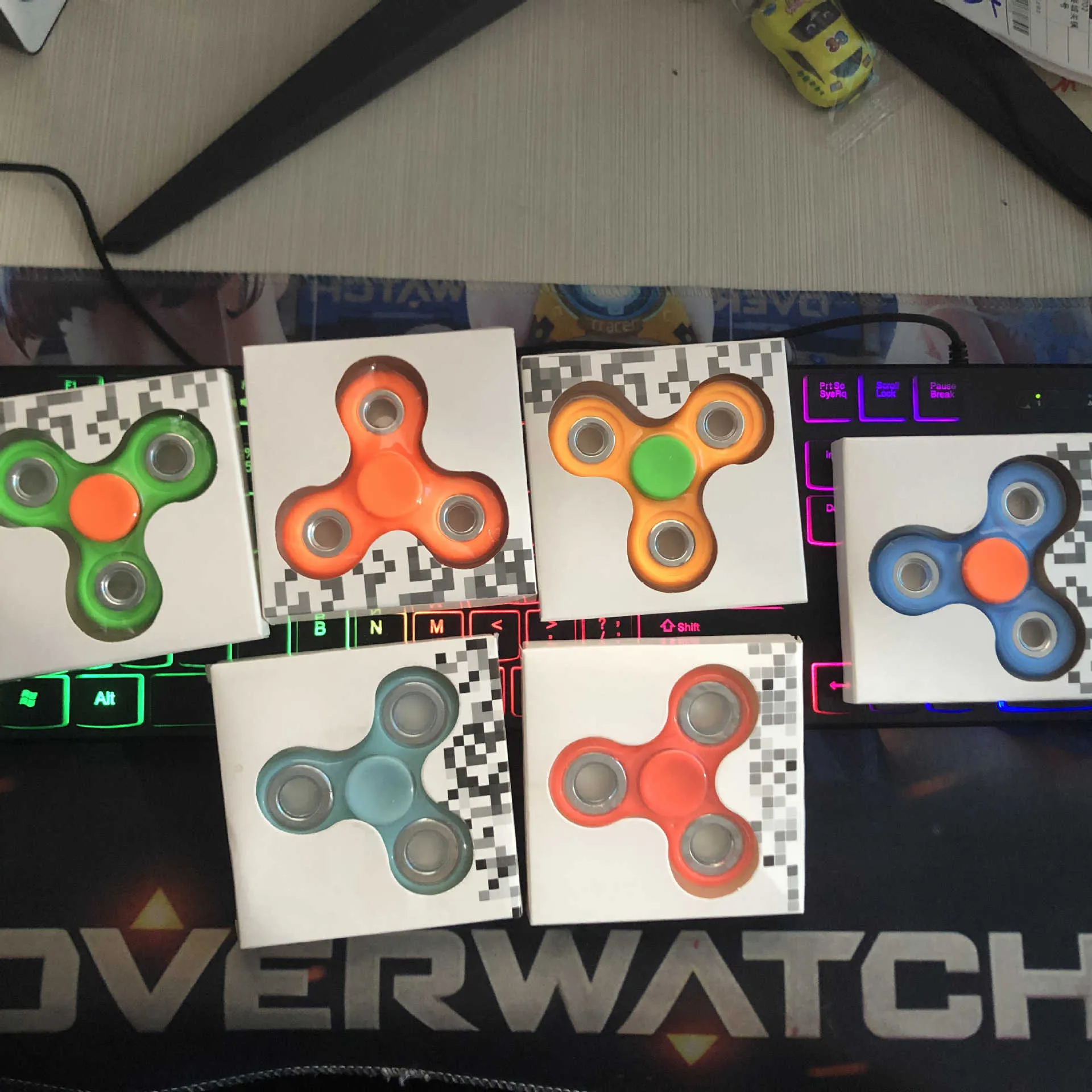 Fingertip Gyro Sprocket Trefoil Finger Toy For Decompression And ...