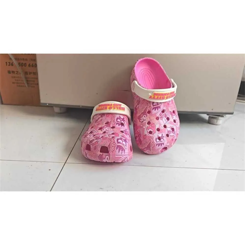 Miniso Sanlio Series Beach Crocs All Terrain Sandals Anti Slip Children ...