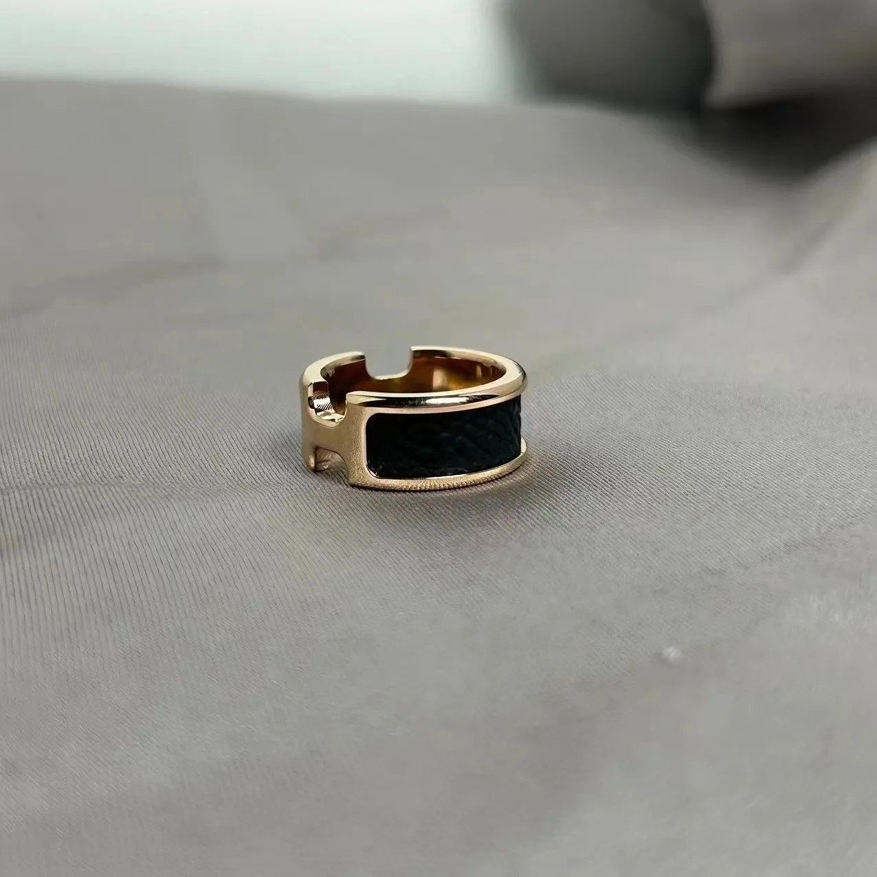 2026 Genuine Leather 18K Rose Gold Designer Band For Couples H Letters ...