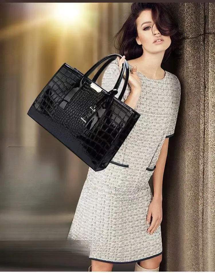 Designer High-End Large Capacity Embroidered Handbag Tote Bag New ...