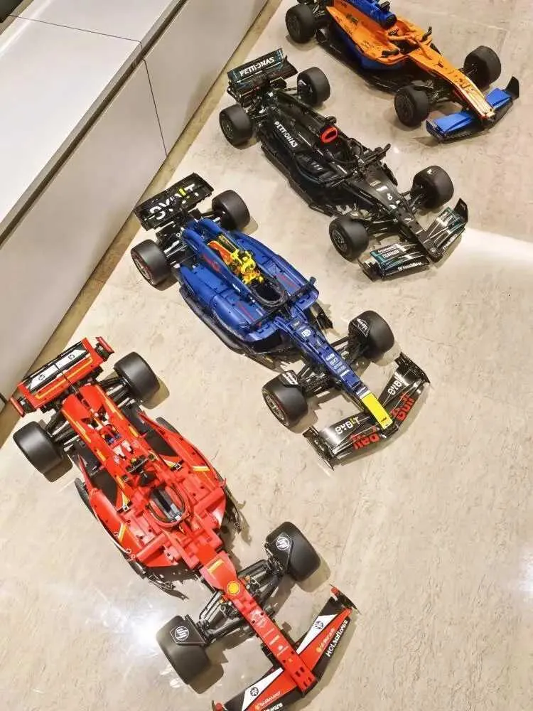 Miniso F1 Racing Series Supercar Model: F1 W14 42171, Performance MCL ...