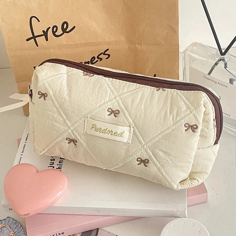 Fashion Brown Bow Cake Women's Makeup Zipper Bag Large Capacity Tote ...