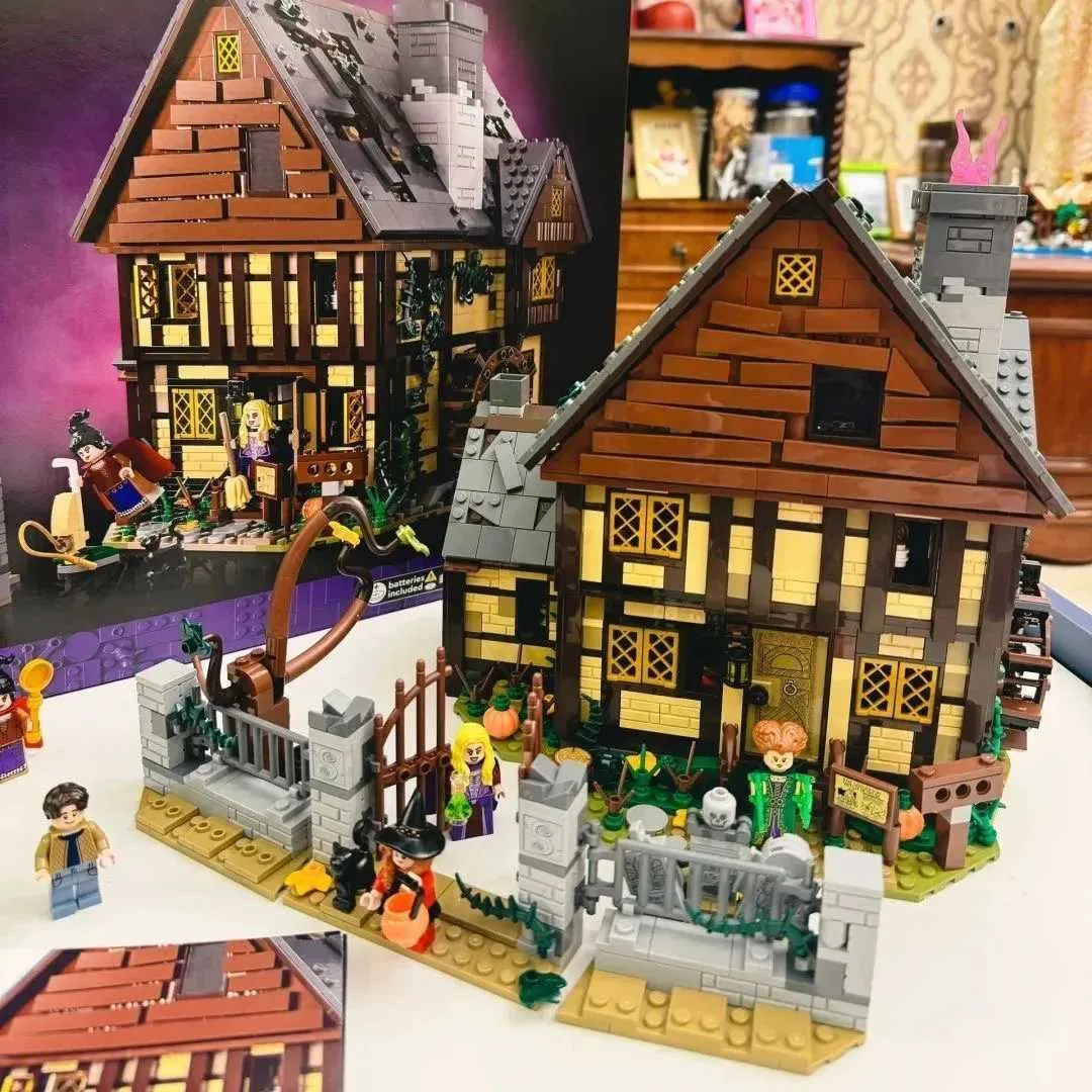Hocus Pocus Witch Sanderson House House Building Blocks Toy Set Sisters ...