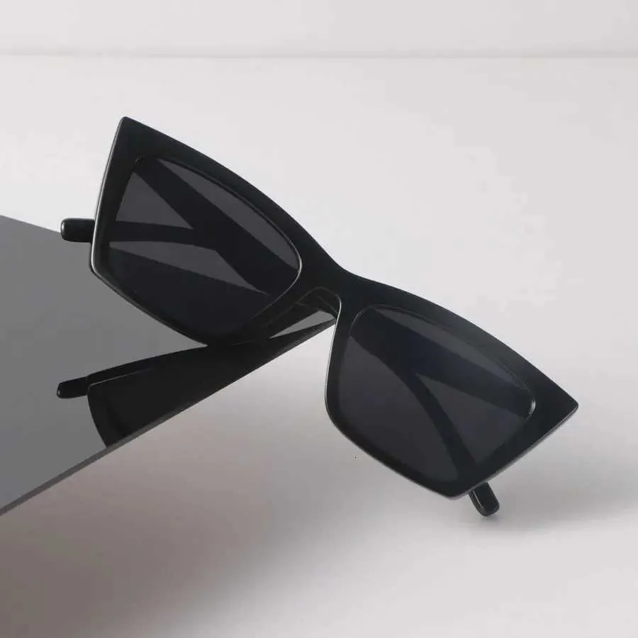 Small Square Sunglasses: Vintage Fashion Designer Eyewear for Women and ...