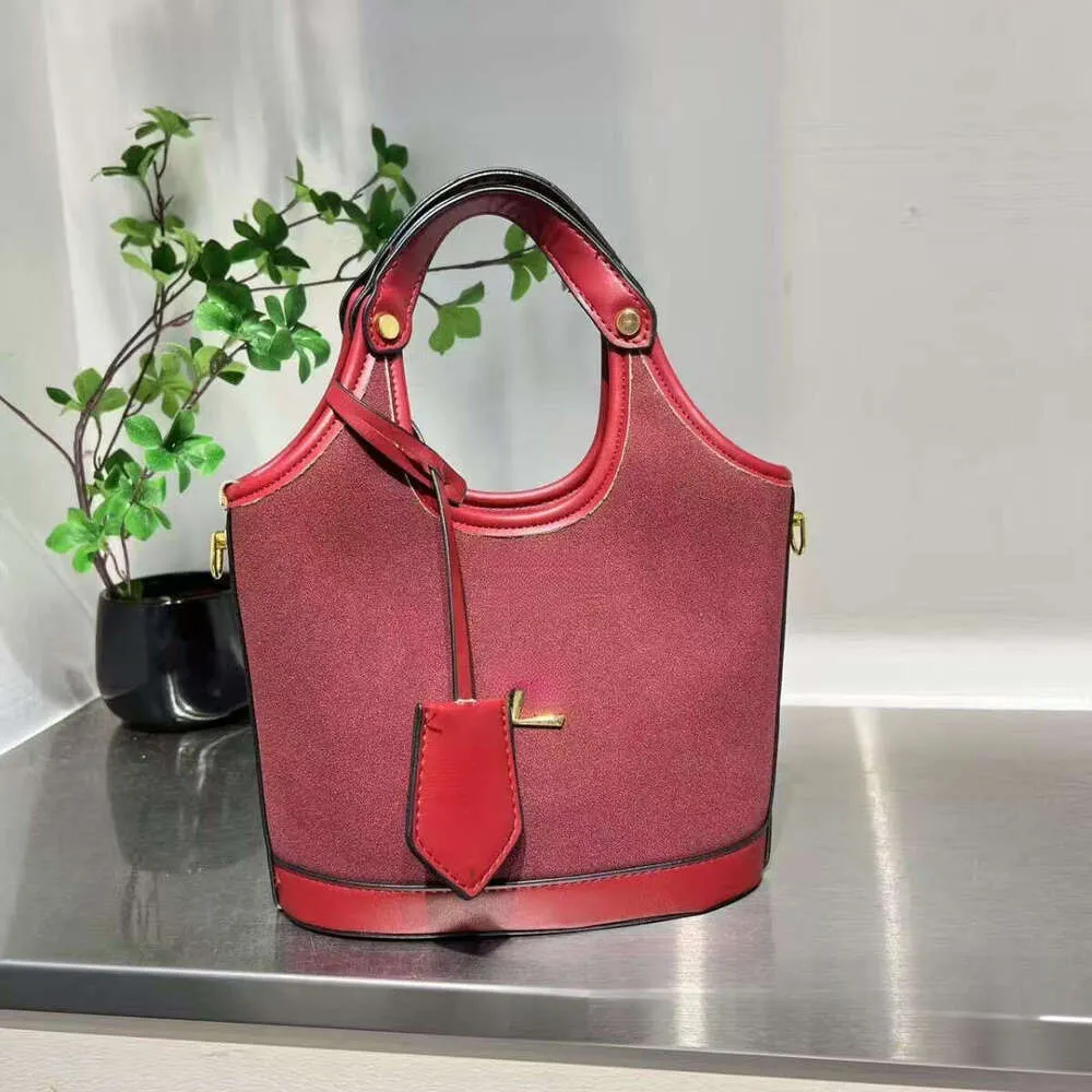 Luxury Designer Bag 2025Y New Fashion Matte Handbag Trendy Shoulder Bag ...