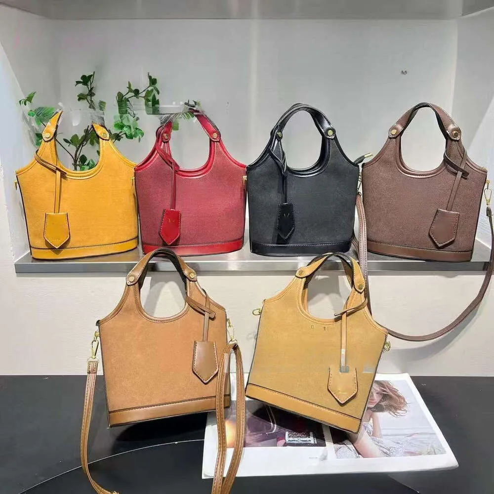 Luxury Designer Bag 2025Y New Fashion Matte Handbag Trendy Shoulder Bag ...