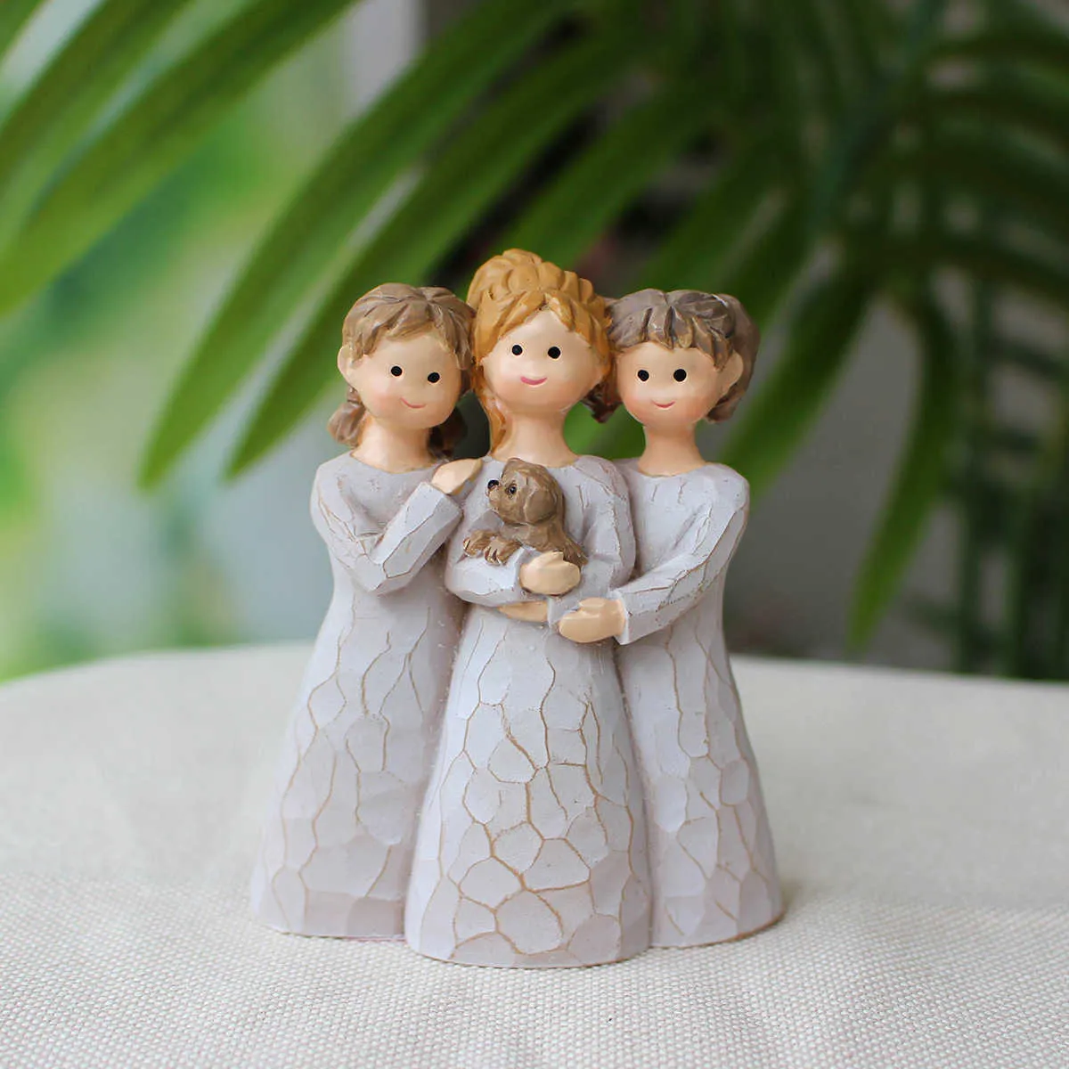 New Arrival: Resin Crafts Figurine of Three Girls - Mom and Daughter ...