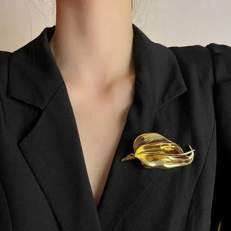 European And American Retro Stereoscopic Plant Brooch, Women's ...