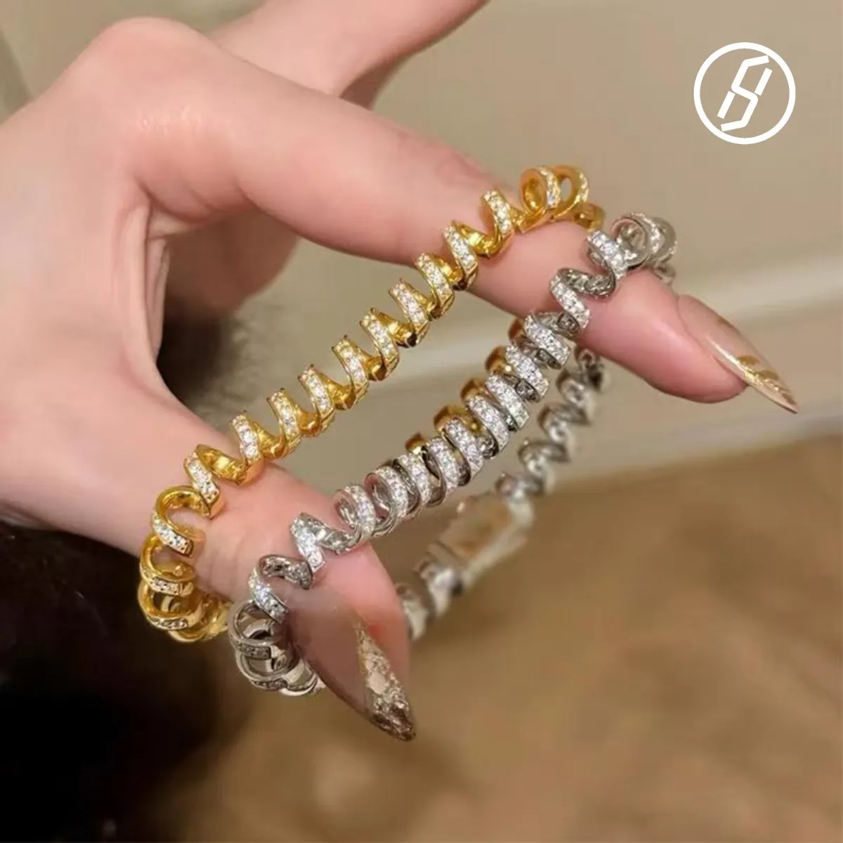Fine Craft V Gold Diamond Telephone Cord Winding... From Shiji_crystal ...