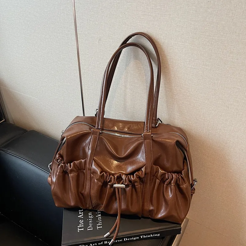 Retro Style Wrinkled Women's Shoulder Bag With Soft Leather Bowling Bag ...