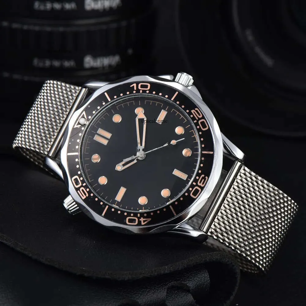 High Quality Three Hand Chronograph Quartz Men's Wrist Watch For Men ...