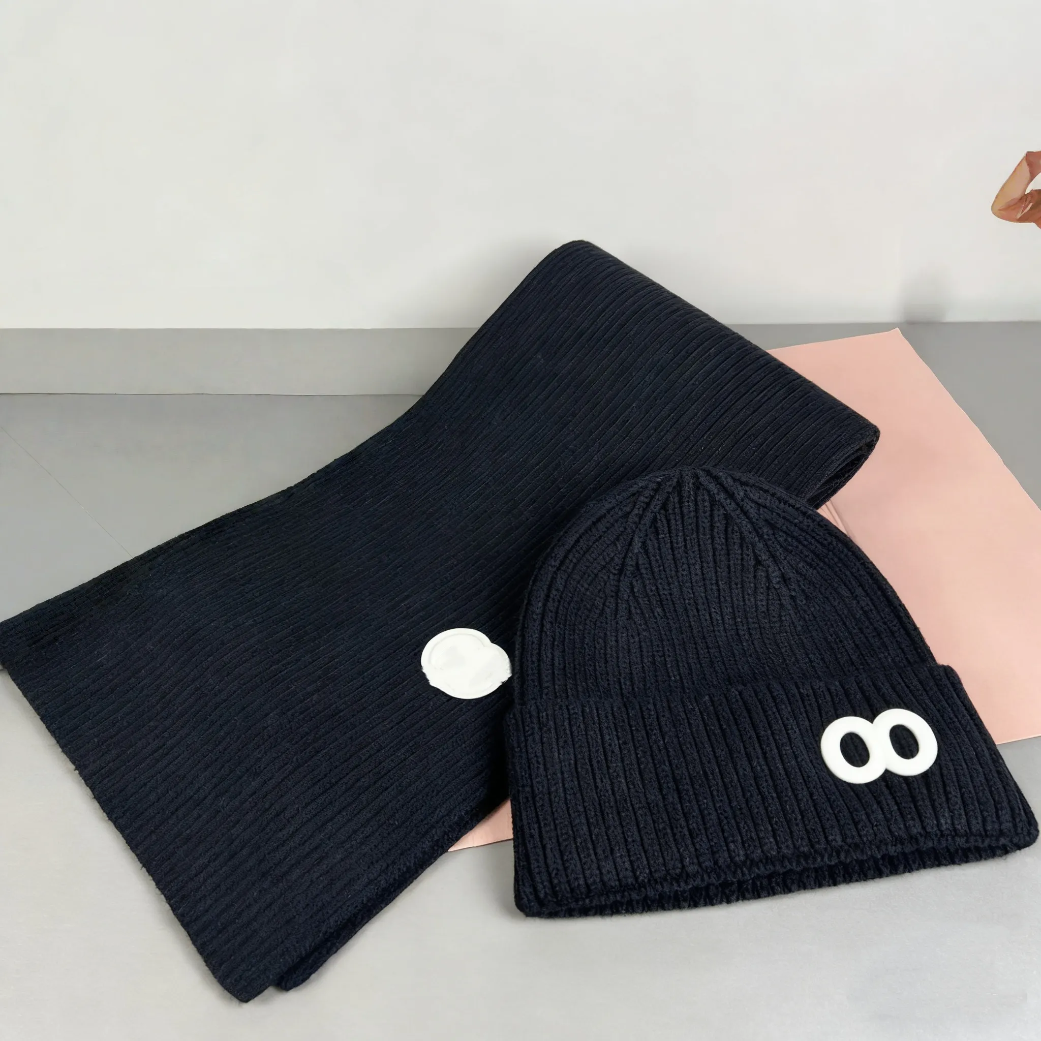 Letters Beanie And Scarf Set White Unisex Designer Scarf Men Warm ...
