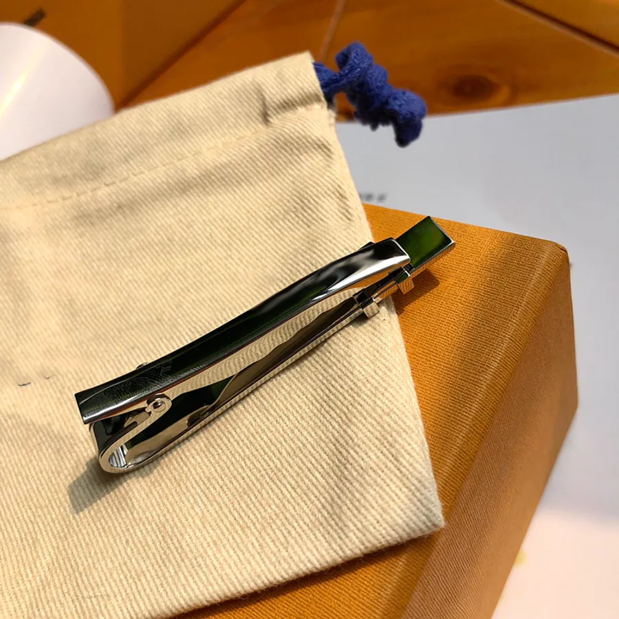Mastering Clip-On Ties: A Simple Step-by-Step Guide to Wearing Them ...