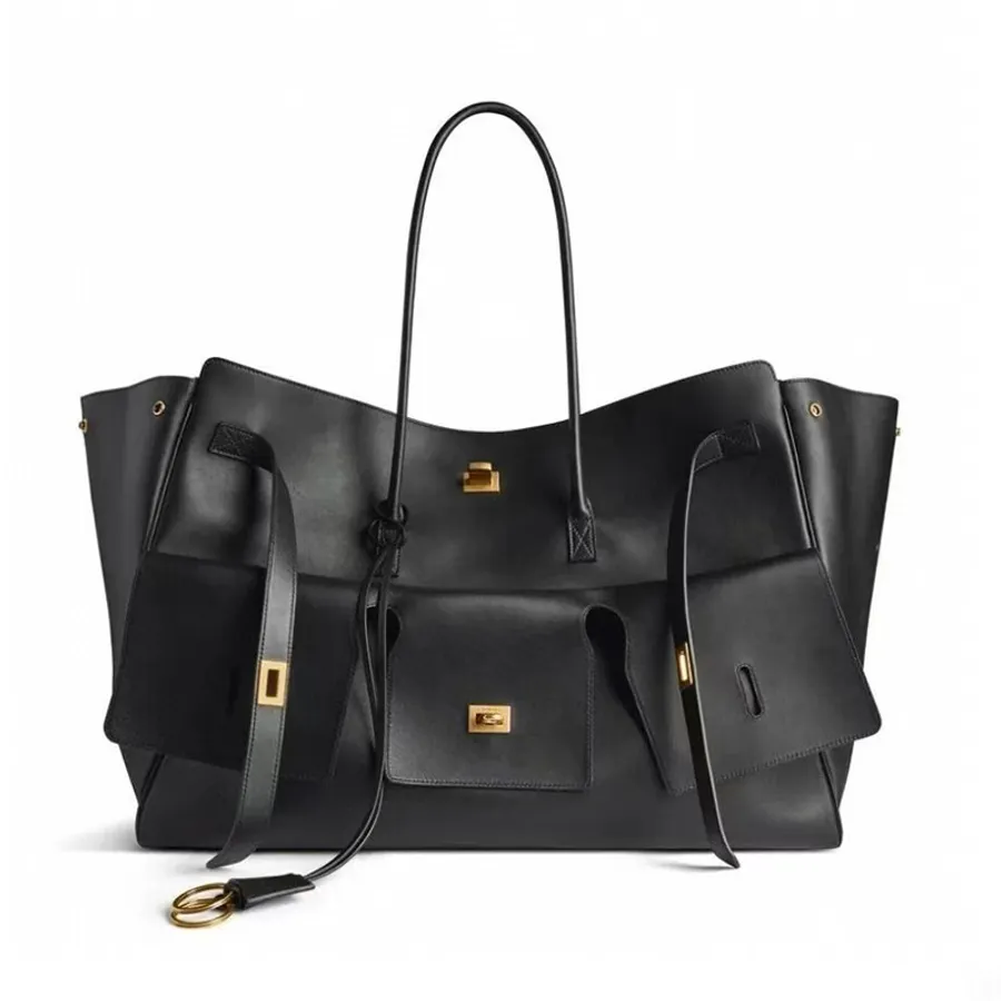 Decorated bag vs plain tote bag: Which one actually turns heads ...
