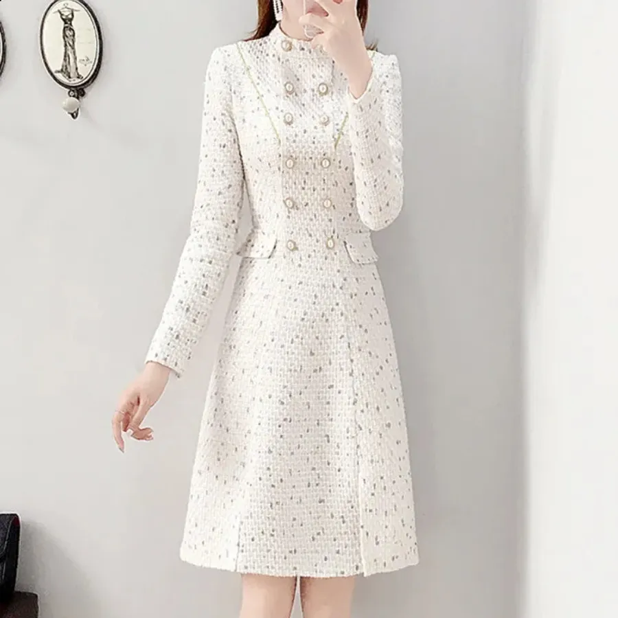 Tweed dress vs Knit dress: which one hides the tummy better? - Smart ...