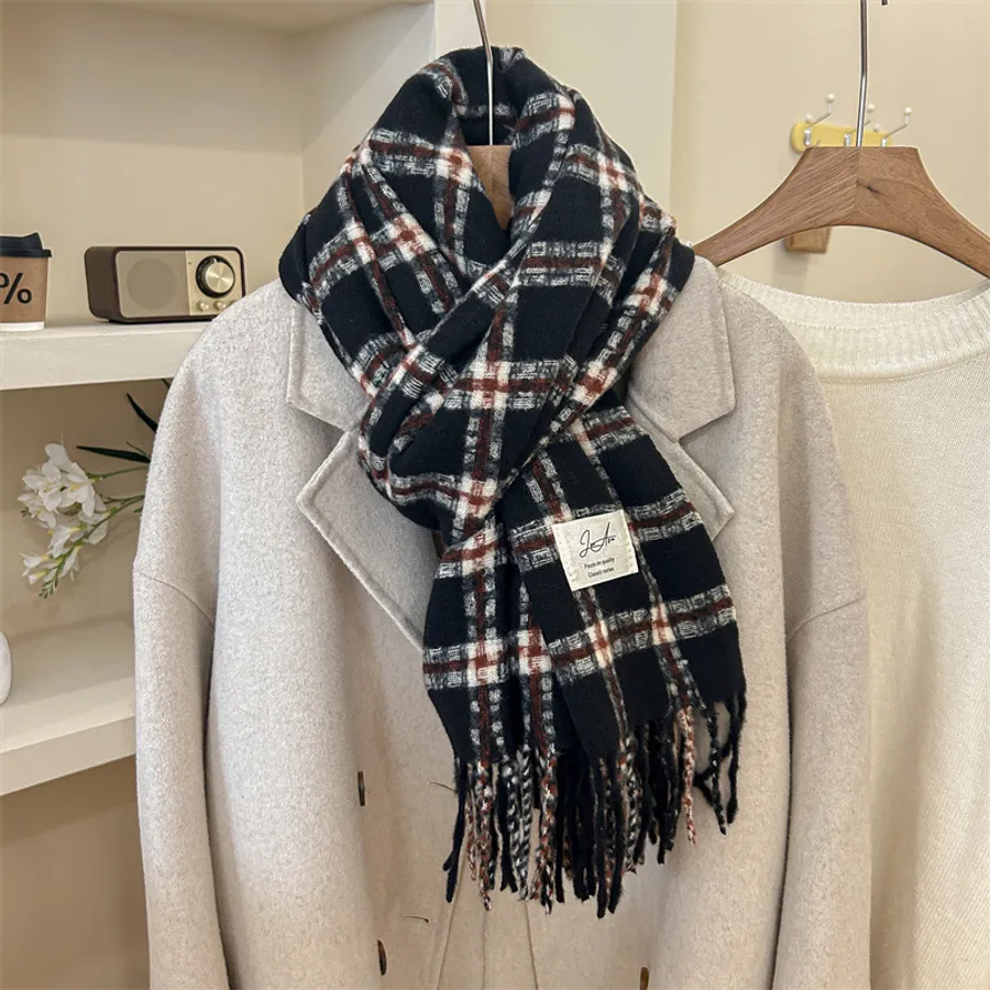10 Stylish and Practical Ways to Wear an American Apparel Circle Scarf ...