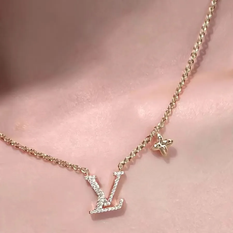 55 Creative Ways to Wear Jewelry: Style Tips for Every Occasion - Smart ...