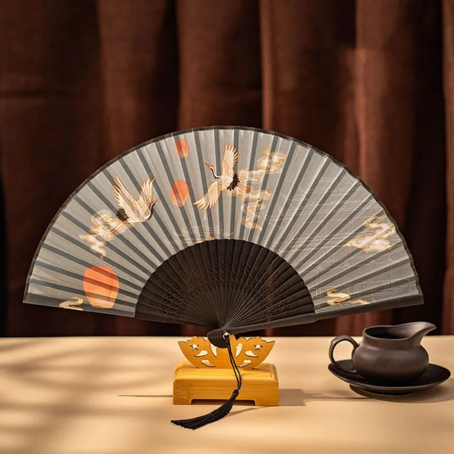 Mastering the Art of Folding a Fan: Step-by-Step Techniques for ...