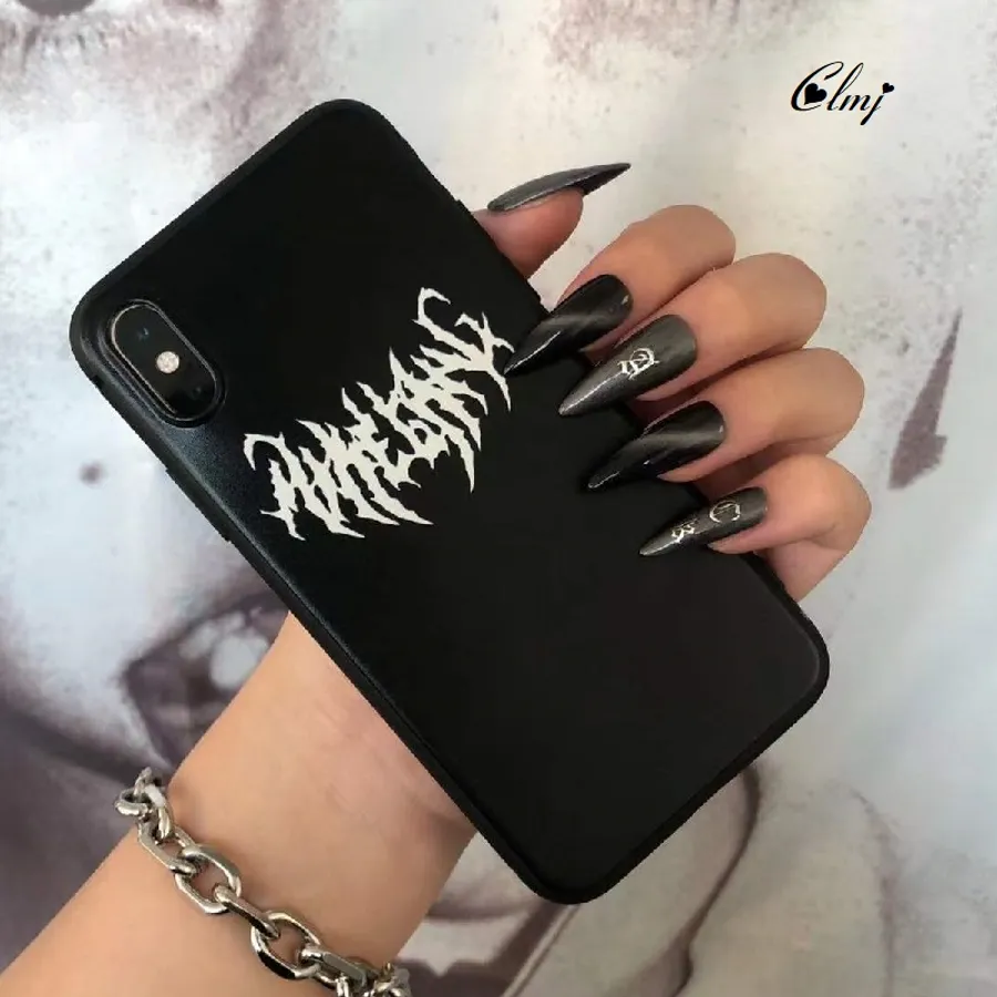 Diamond pattern vs solid color iPhone case: Does the design actually ...
