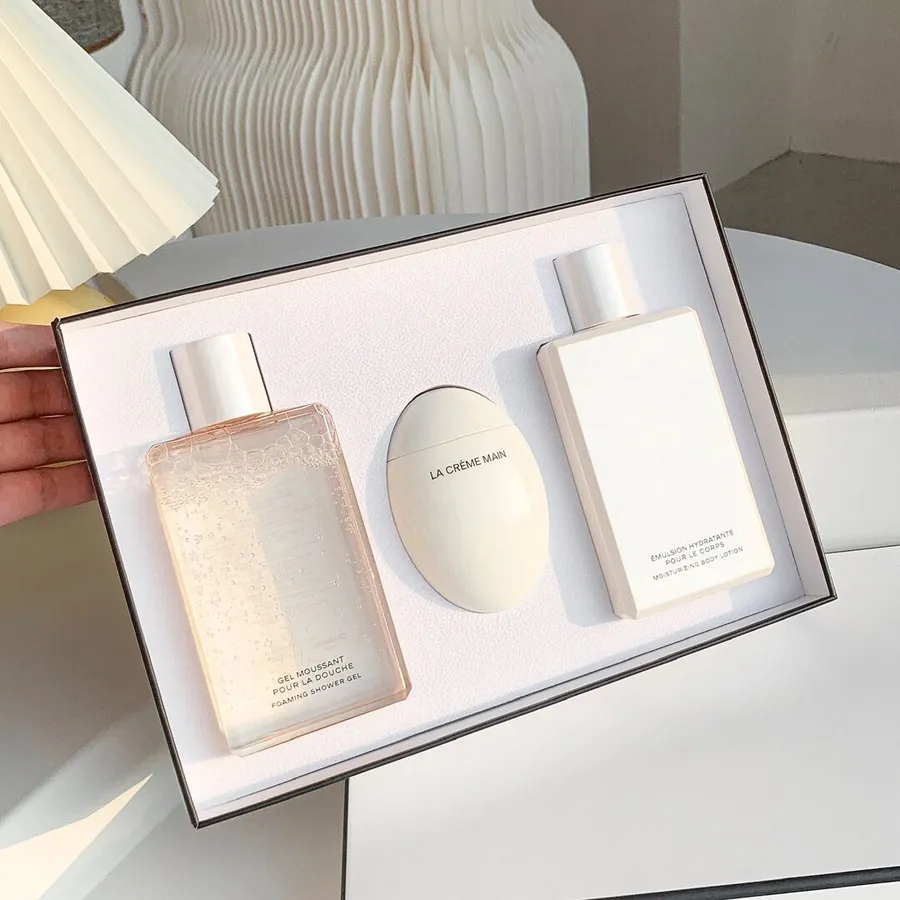 Bath & Body Works Wallflowers vs. Febreze Plug-ins: Why is everyone ...