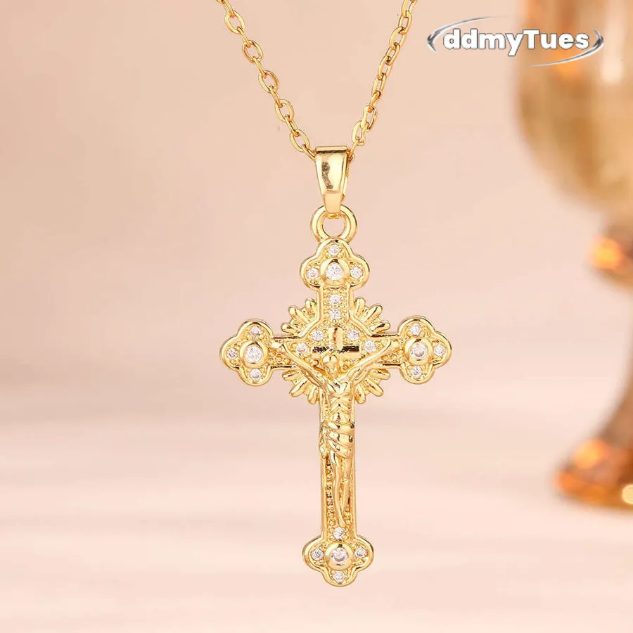 Cross Pendant vs Rosary Necklace: Whats the Difference & Which One ...