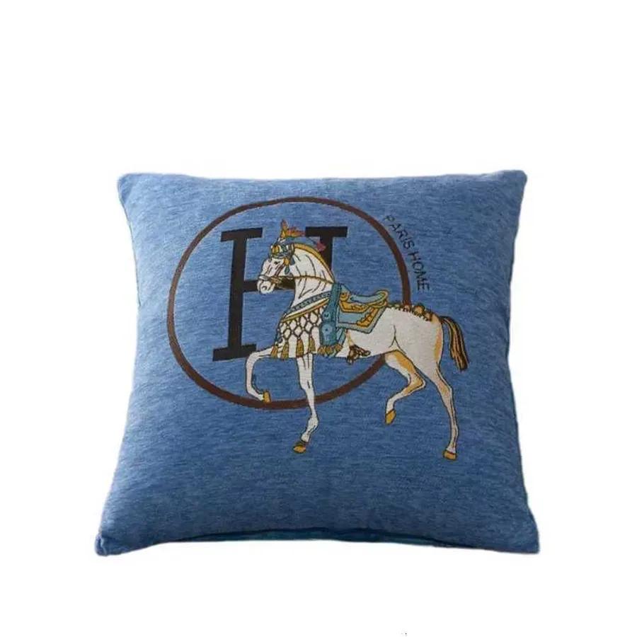Designer vs. Plain Pillow Covers: Are expensive ones *really* worth it ...