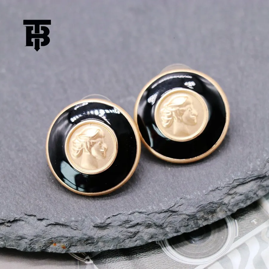 Avatar vs Geometric Earrings: Are Cartoons or Shapes more stylish right ...