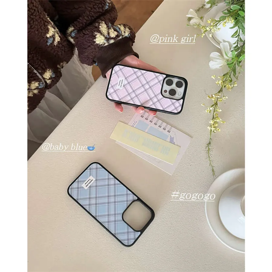 Diamond pattern vs solid color iPhone case: Does the design actually ...