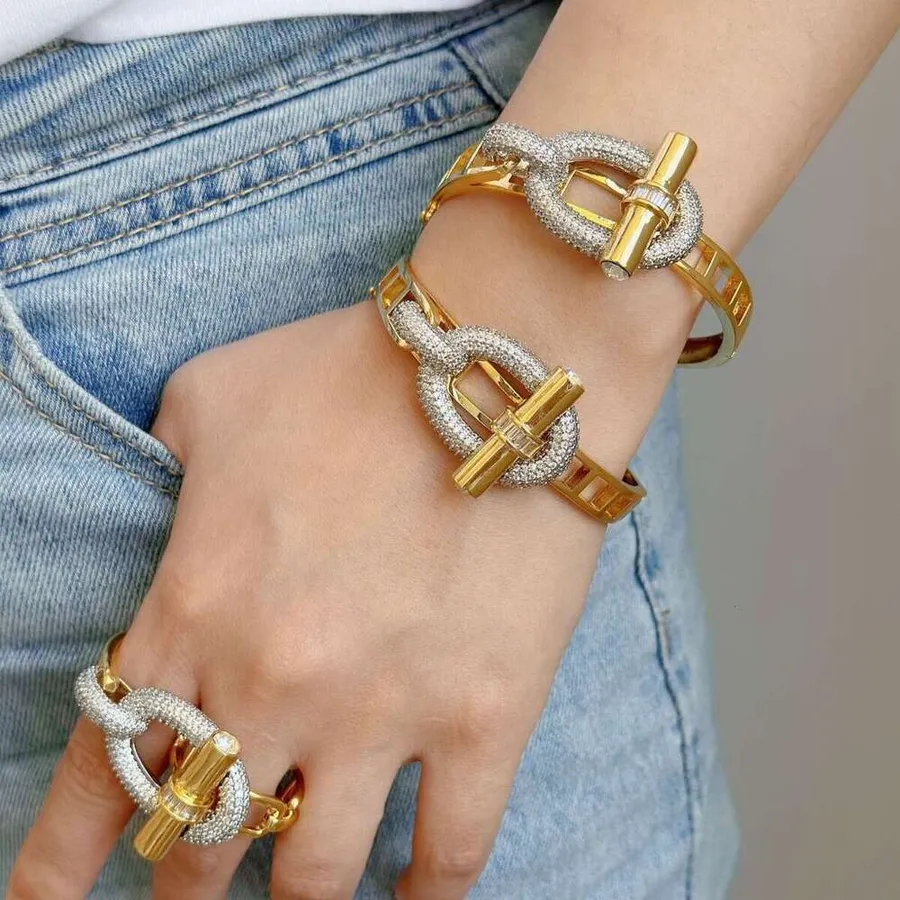 Crossbar bracelet ring sets vs. gemstone jewelry: which looks more ...
