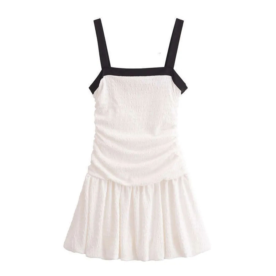 Boho dress or Chanel style dress: Which one is trending this year ...