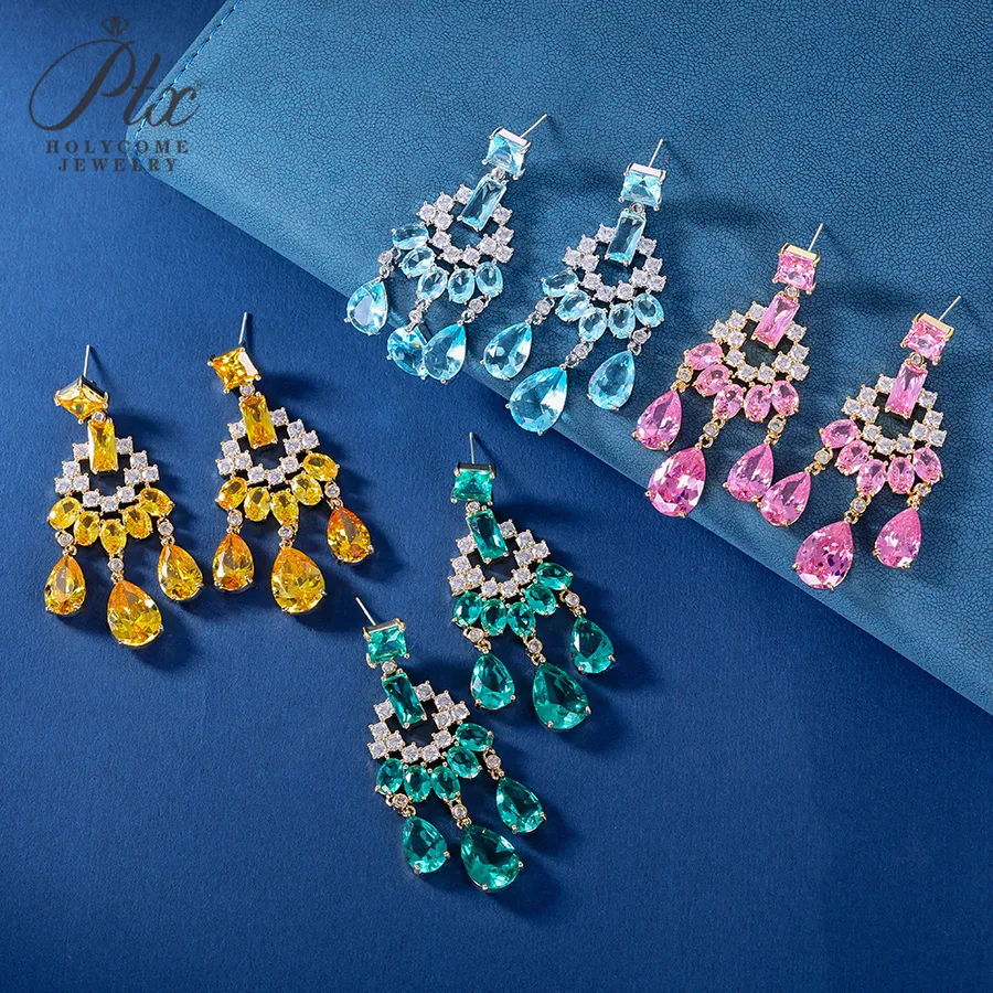 Four leaf clover necklace or bracelet: which lucky charm looks better ...