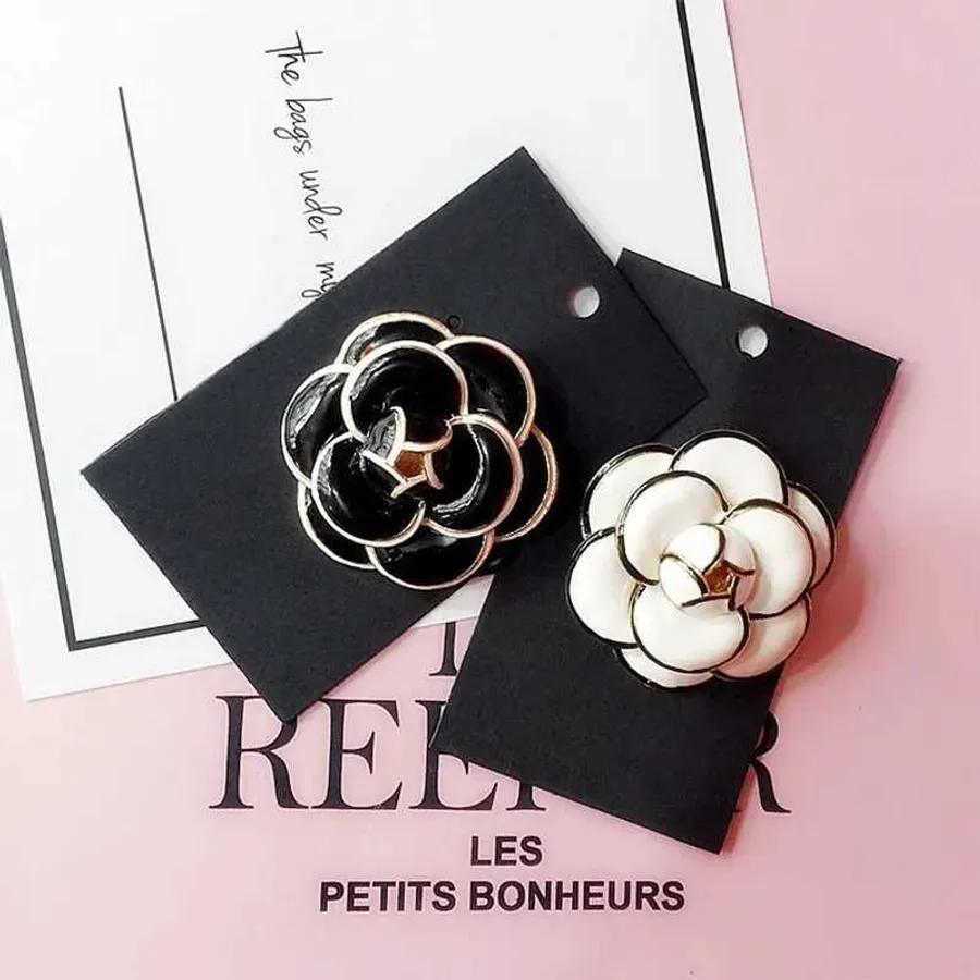 Designer Brooch vs Handmade: Are designer brooches really worth the ...