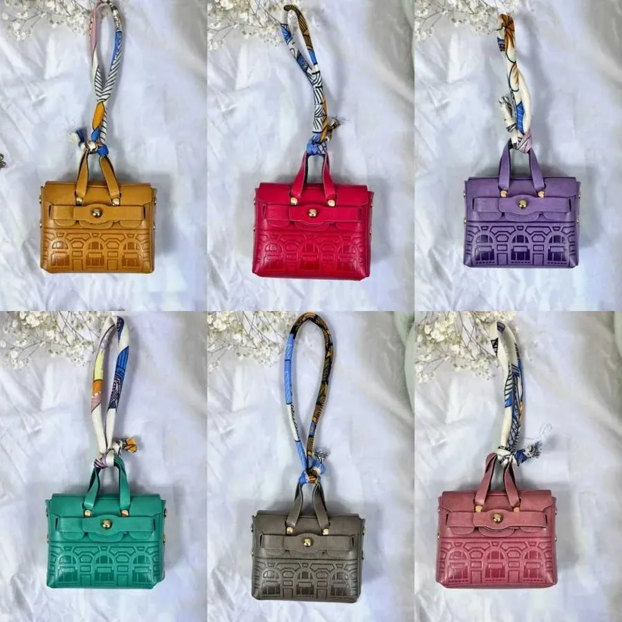 Coin purse charm vs decorative keychain: Which ones actually more ...