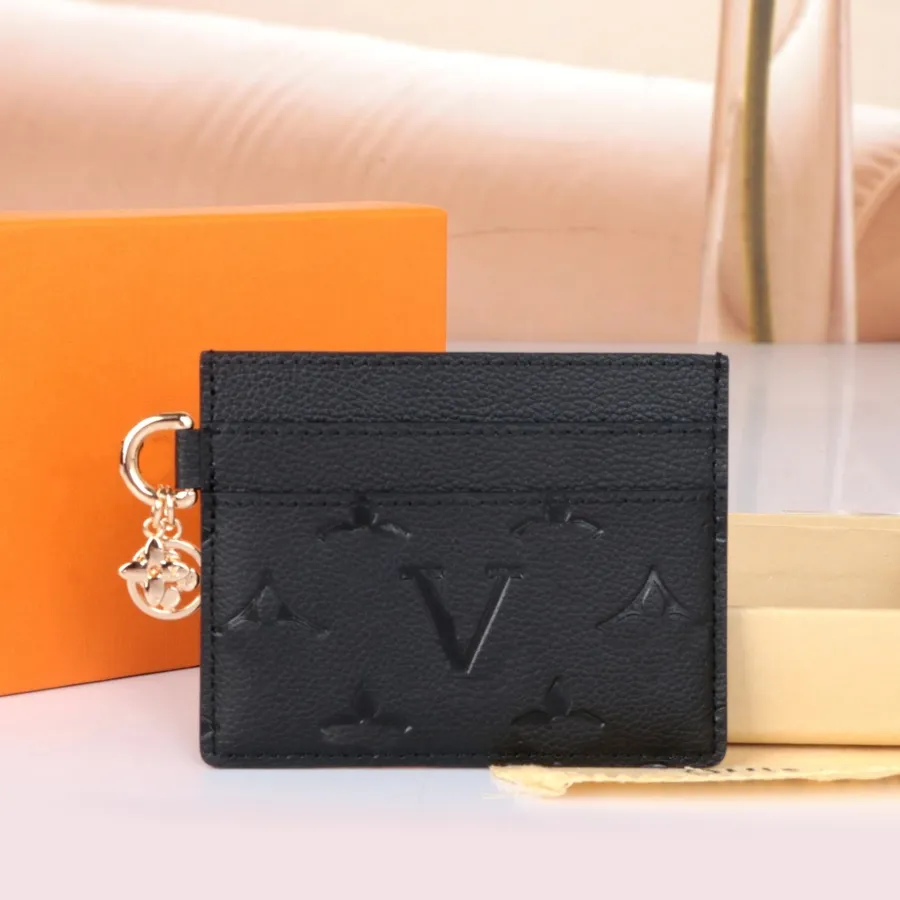 Business card holder OR case: which one screams professional? - Smart ...