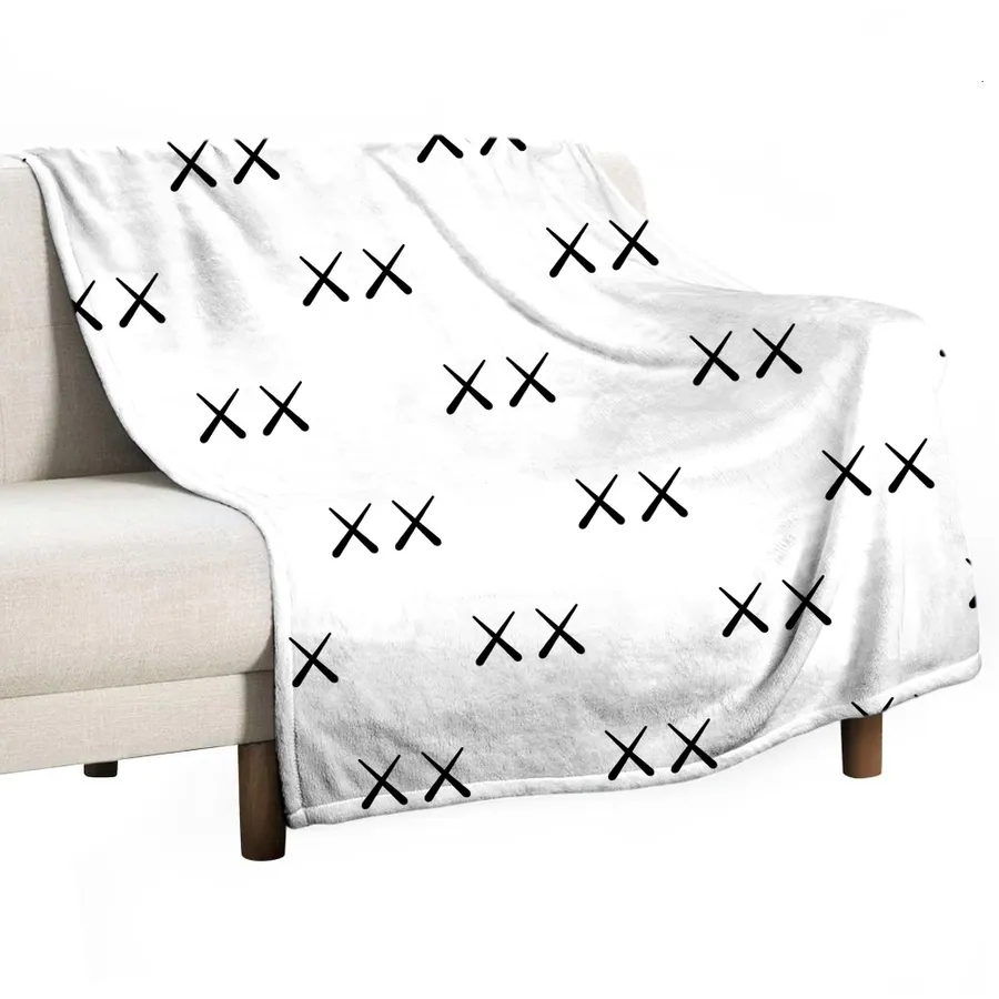 Creative Ways to Decorate Your Home with a Black and White Blanket for ...