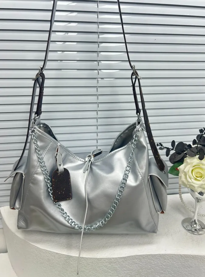 DHgate.com:2024Premium Leather Motorcycle Tote Bag - Versatile Shoulder ...