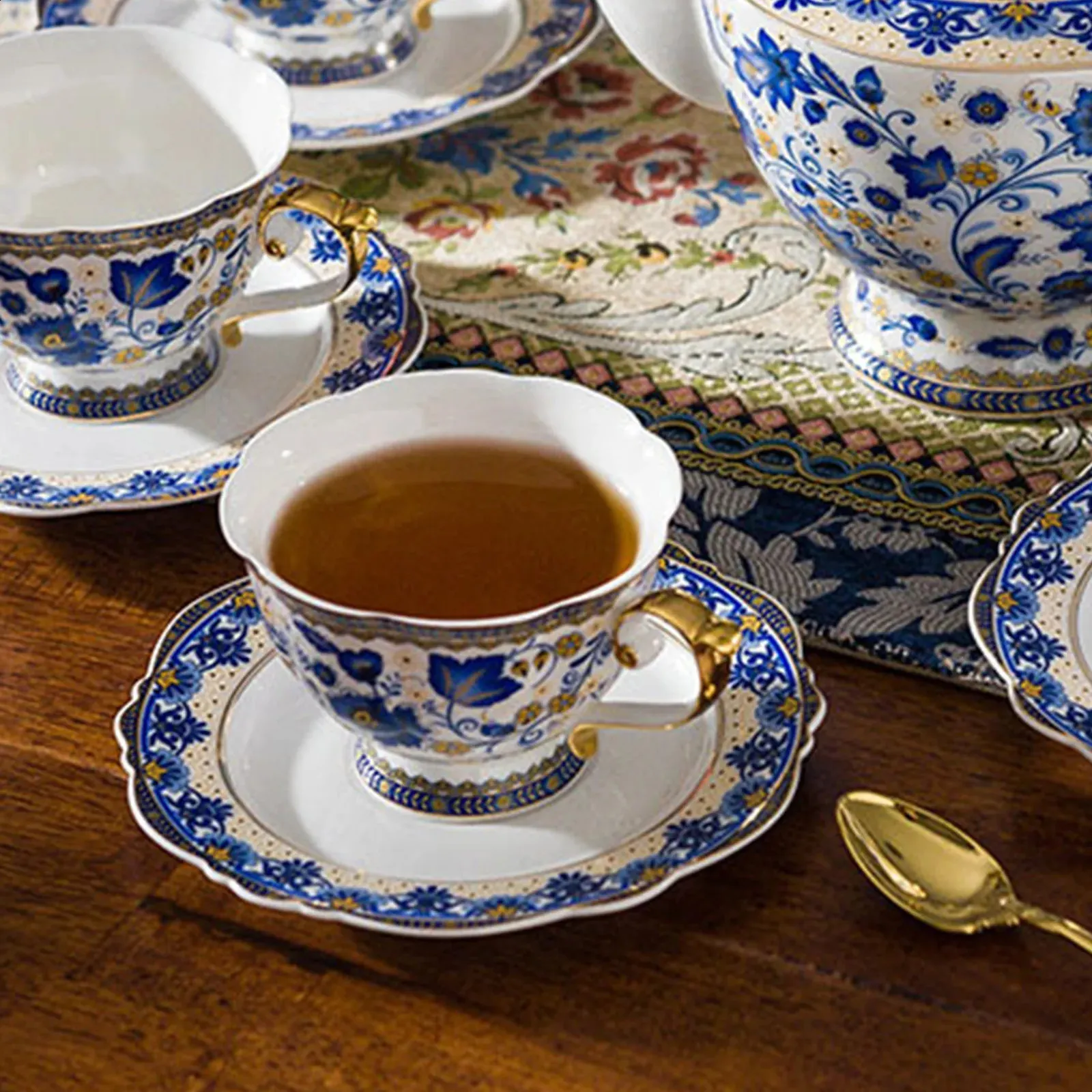 Porcelain Teacups & Saucers: SME Retail Buying Guide