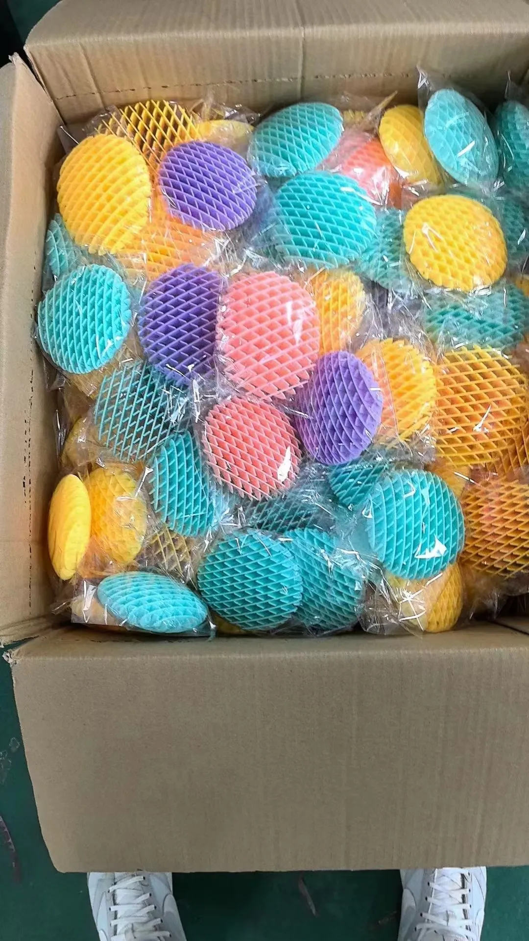 Squishy Fidget Toys：Elastic Net Worm Fidget ToyChain 感覚遊びのためのストレスリリーフ変形 ...