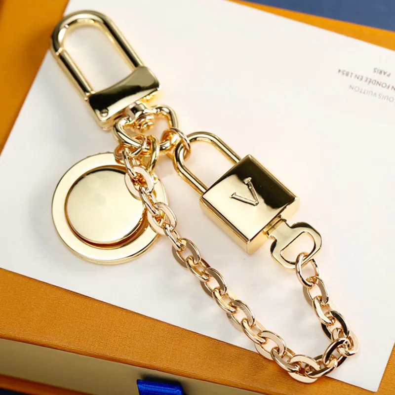 High End V Shaped Classic Womens Key Chain For Men And Women 2021 New ...