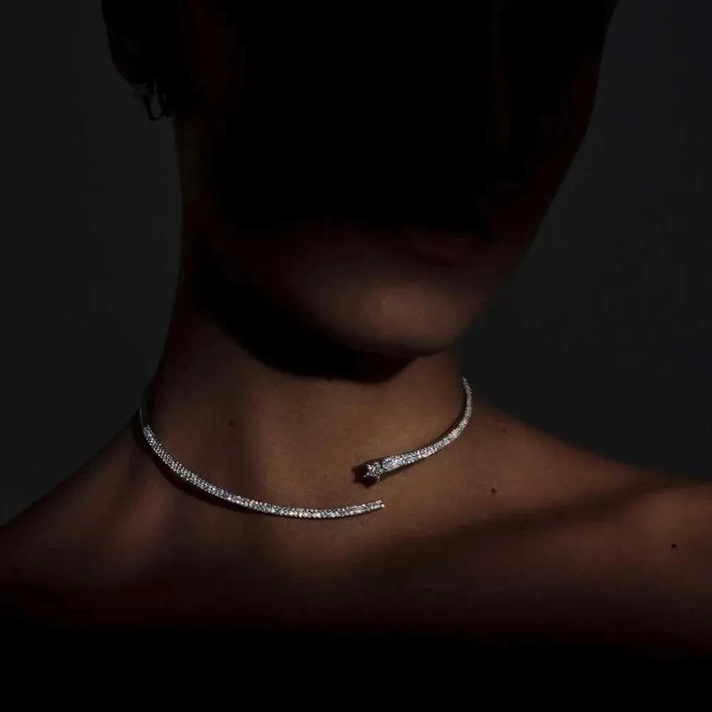 collarbone necklace