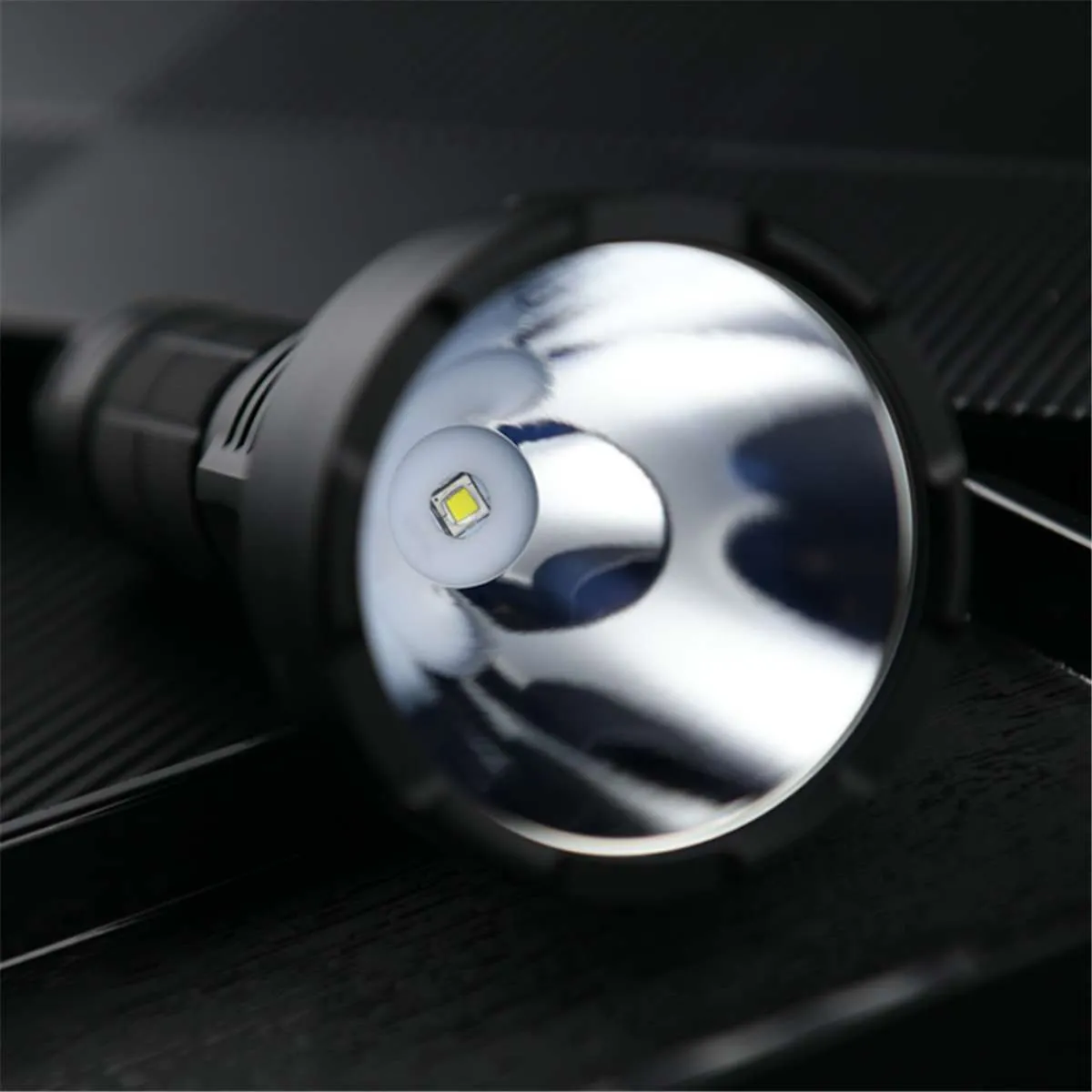 Astrolux FT03 SST40 LED rechargeable flashlight - 2400lm/875m, NarsilM ...