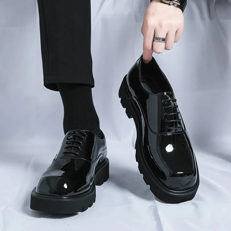 Wholesale Stylish Mens Patent Leather Oxford Shoes With Wholesale Stylish Mens Patent Leather Oxford Shoes With