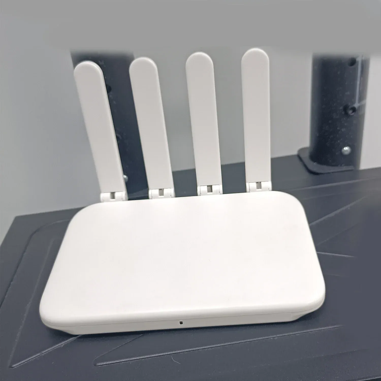 EC200AEUHA 4G Router 300Mbps WiFi Modem With SIM Card Slot High Gain ...