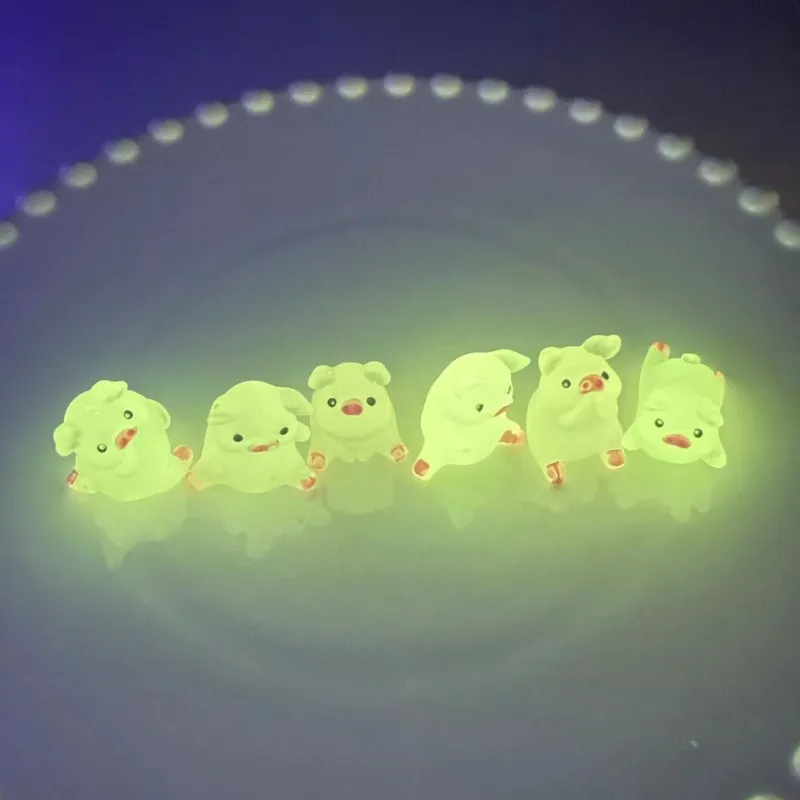 Luminous Mini Pig Figurines: Glow-in-the-Dark Resin Pigs for Cake ...