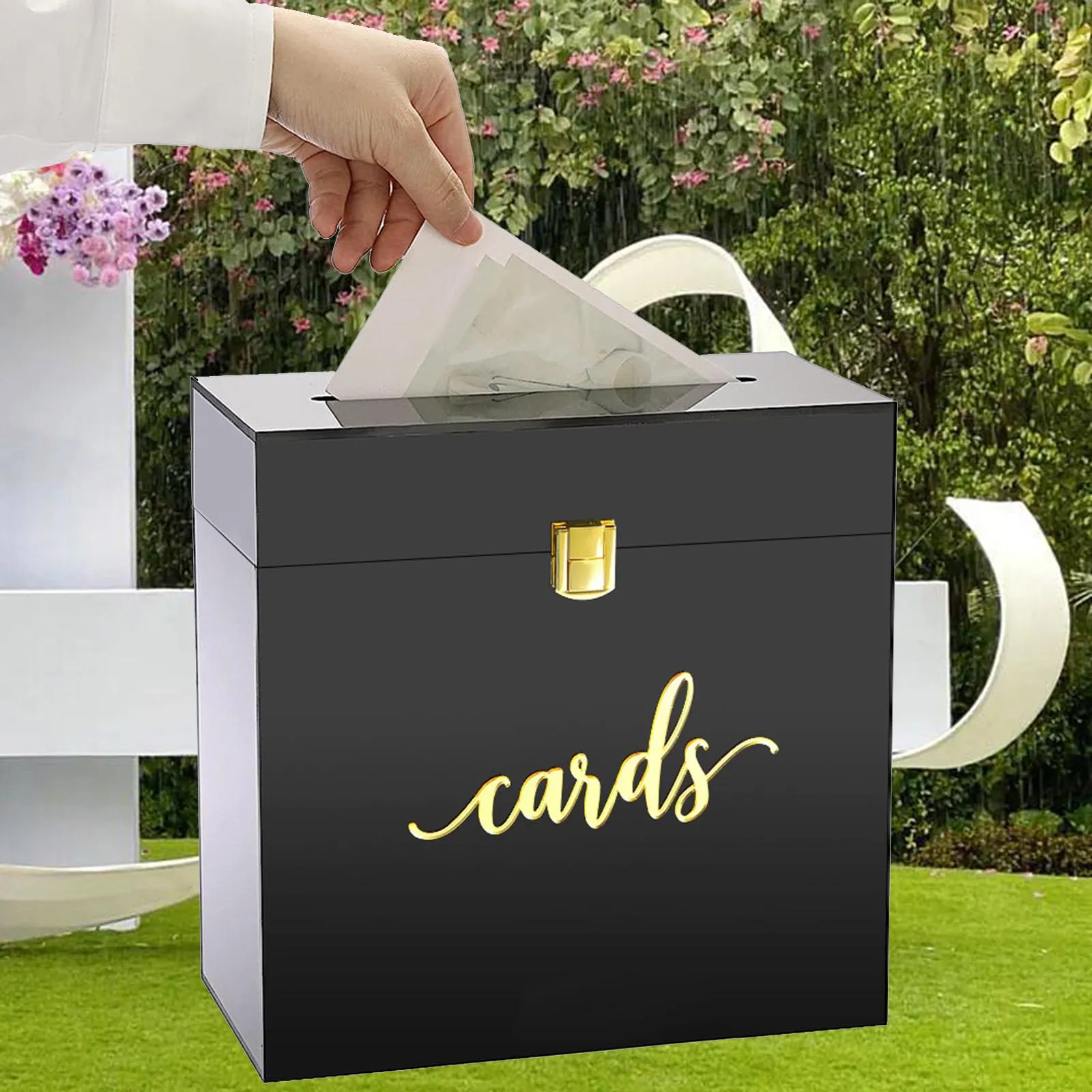 Cardboard wedding card box | Beachweddingtips.com