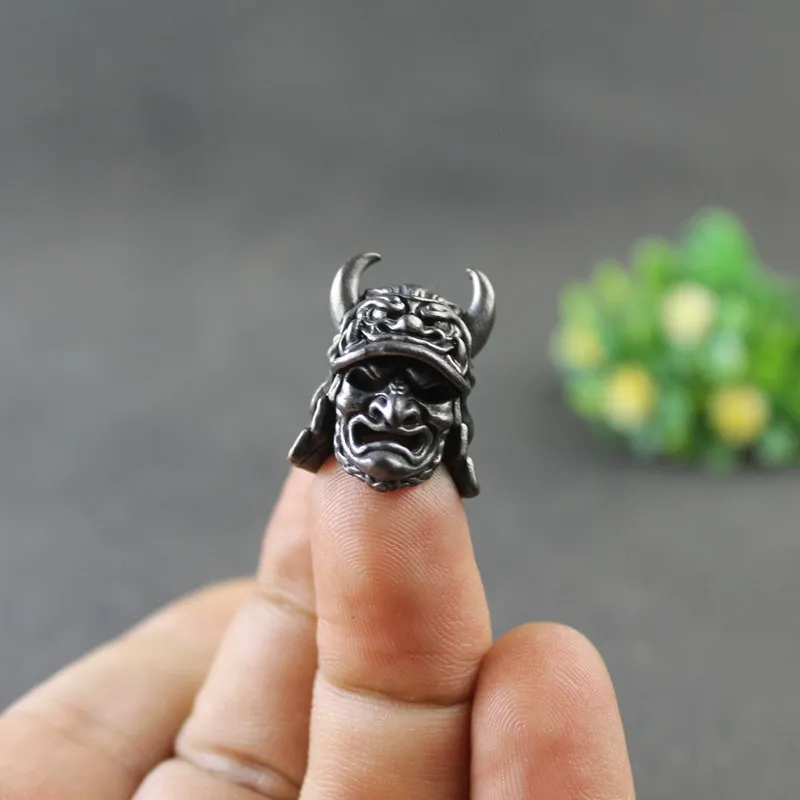 Japanese Eagle Nose Samurai Helmet Knife Bead Paracord Lanyard Pendant ...