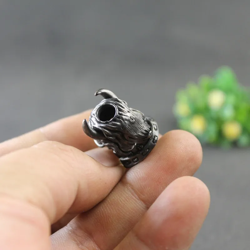 Japanese Eagle Nose Samurai Helmet Knife Bead Paracord Lanyard Pendant ...