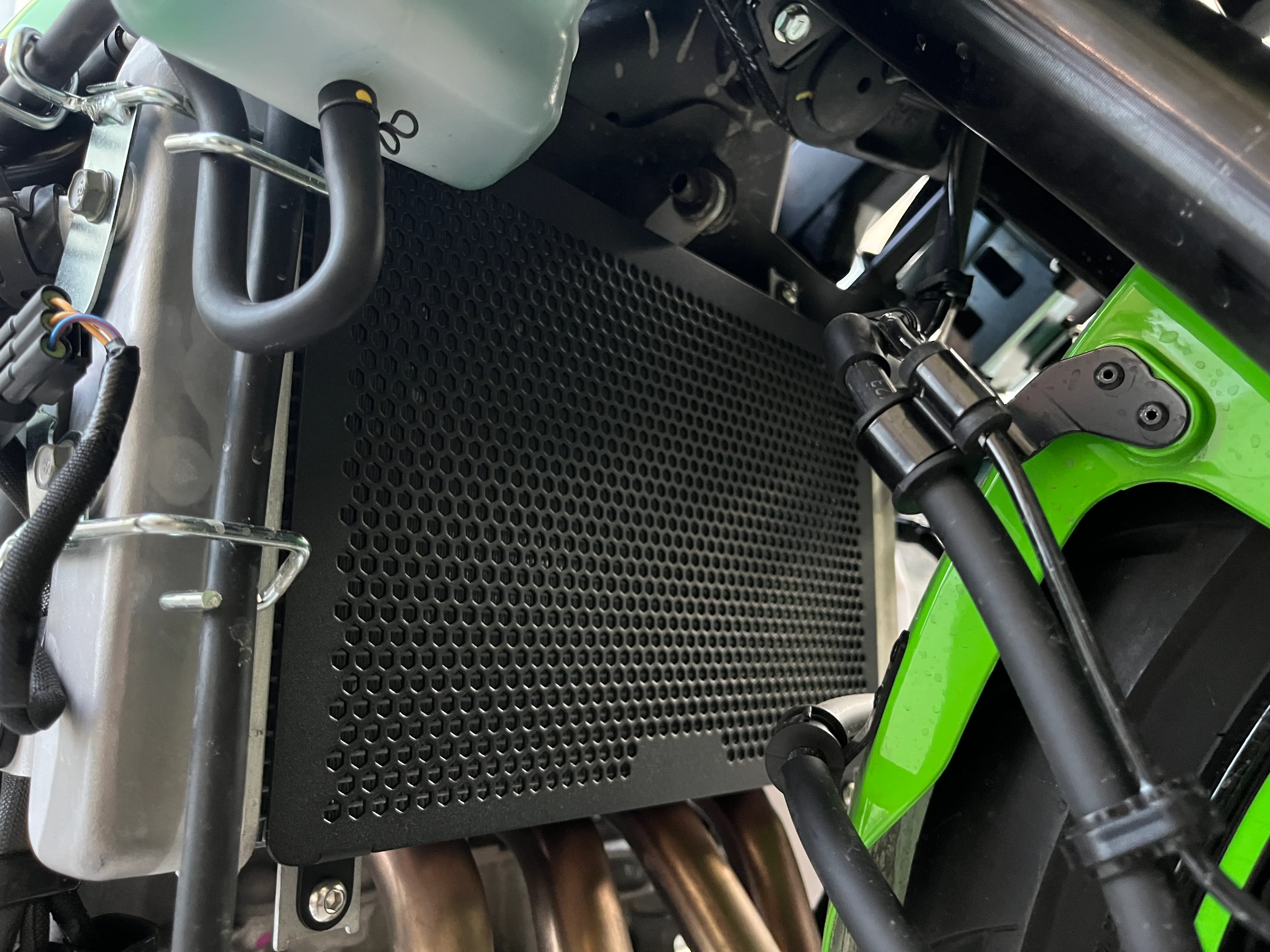 ZX4R/ZX4RR/ZX-4R/ZX-4 RR/ZX-4R SE/ZX-25R Radiator Guard Matte Black ...